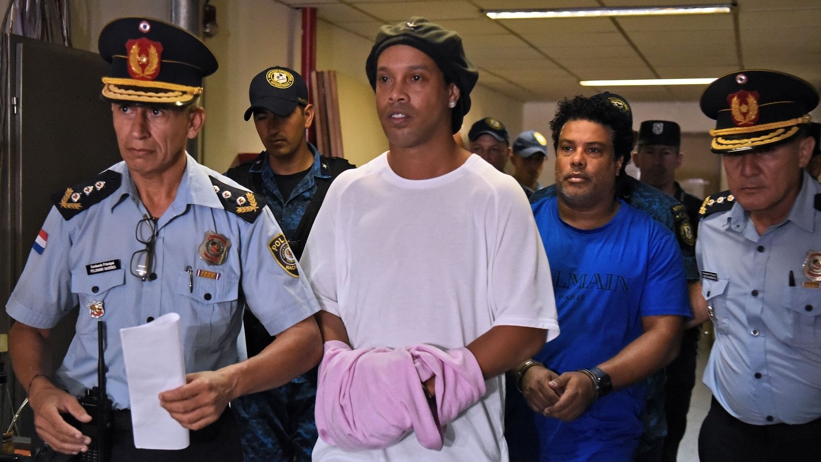Ronaldinho may face up to 6 months in Paraguay prison
