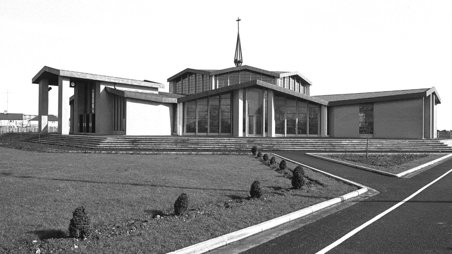 RTÉ Archives | Religion | Building Big Churches