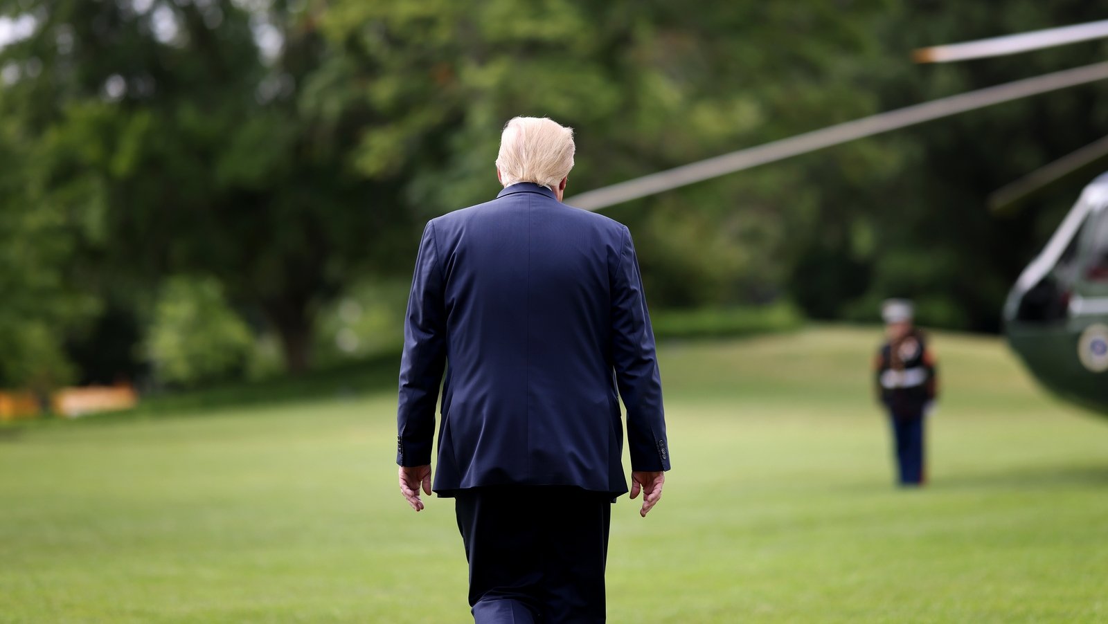 Storm clouds gather for Trump campaign