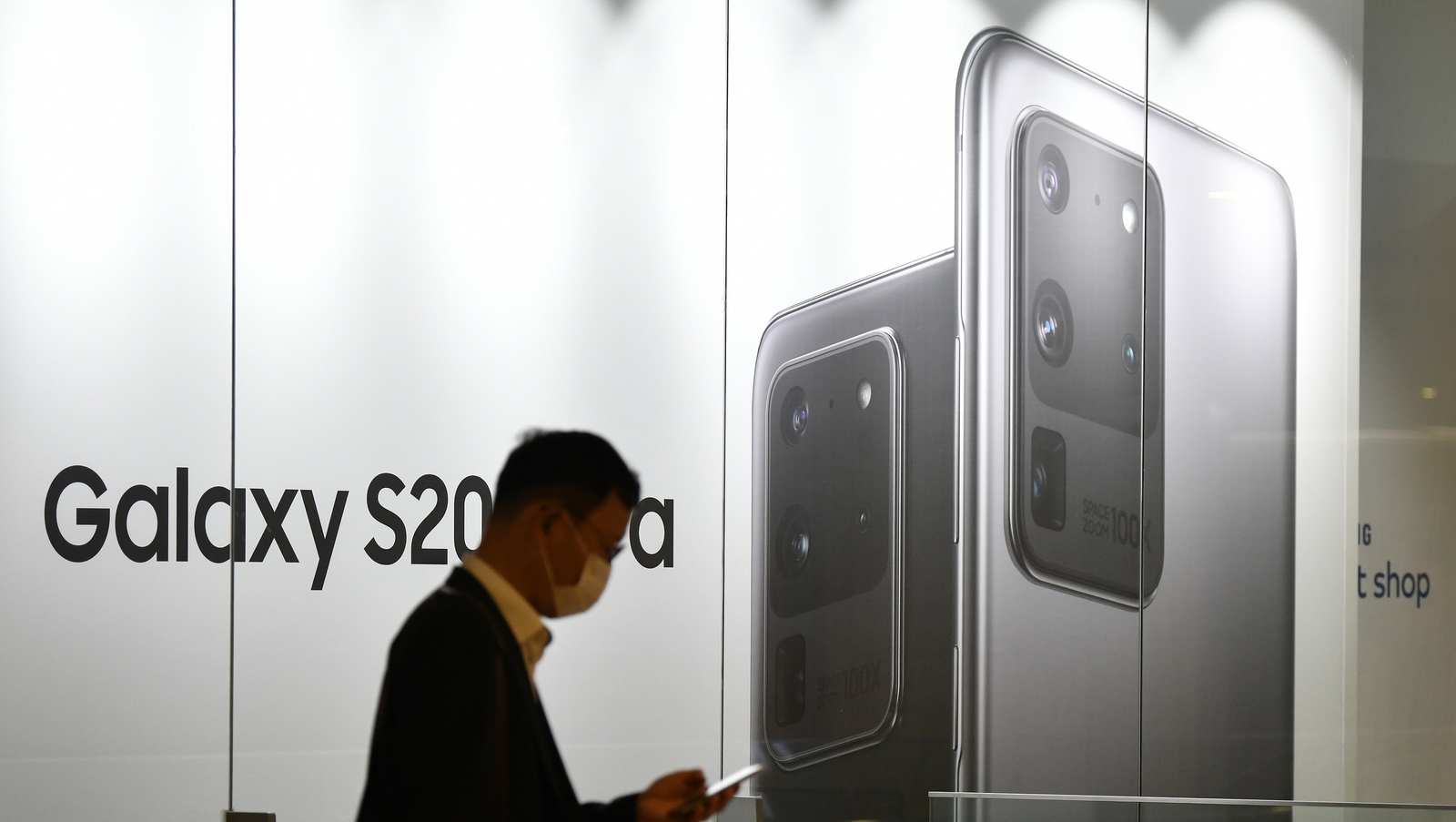 Samsung sees pickup in chip demand from new phones