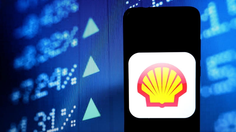 Shell's profit drops to 20-year low in 2020
