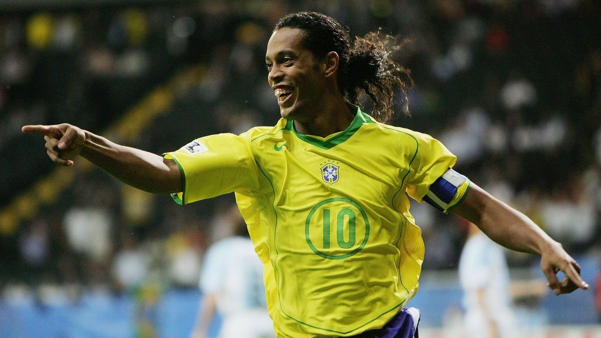 Kicking Back With Ronaldinho By The Pool In Rio | Today with Claire ...