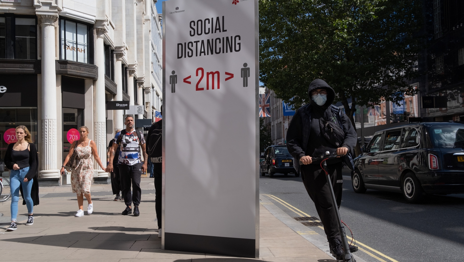 UK retail sales rise further above pre-Covid levels