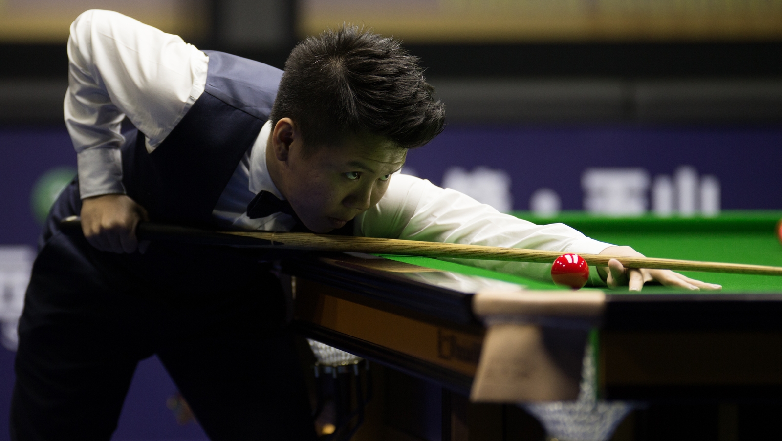 Maximum man Zhou advances at Scottish Open