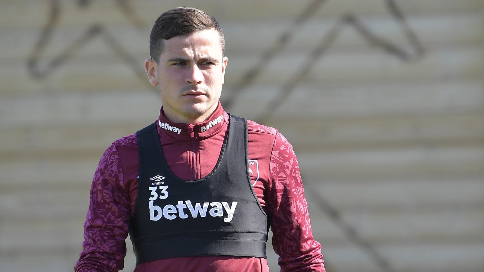 Ireland midfielder Cullen facing ten days in isolation