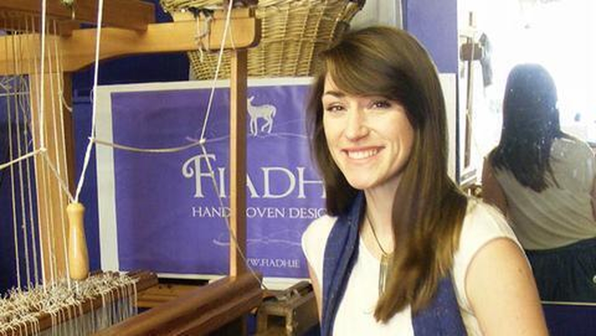 Fiadh Durham : fíodóir as Corca Dhuibhne | Bladhaire - RTÉ Raidió na ...