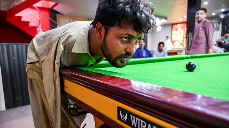 Born without arms, Pakistan snooker player masters game