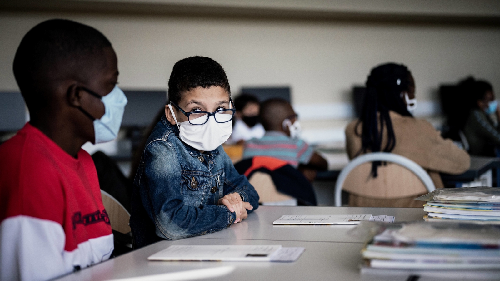 French pupils age 6 and up must wear masks in class