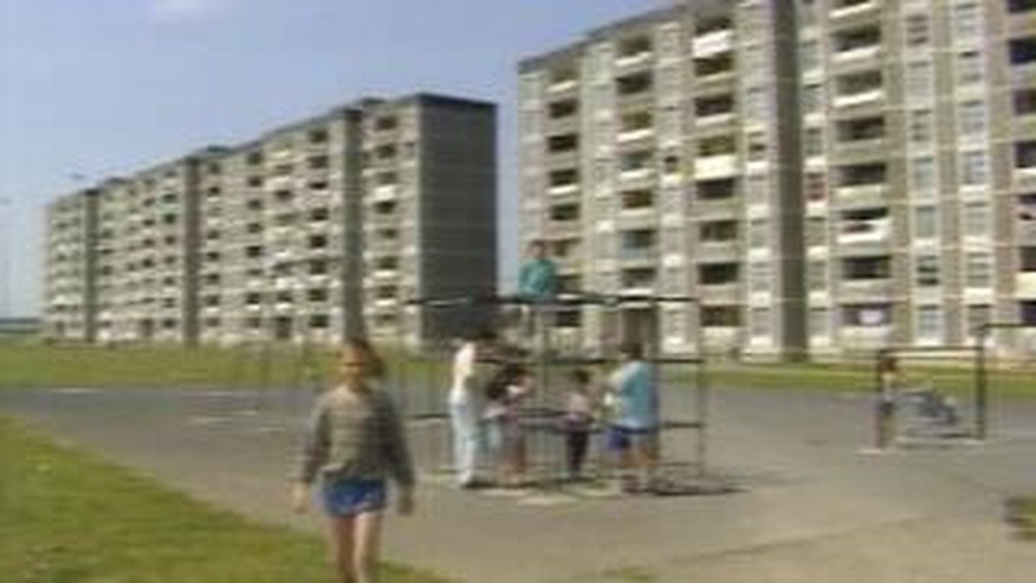 RTÉ Archives | Collections | Ballymun Flats Refurbishment