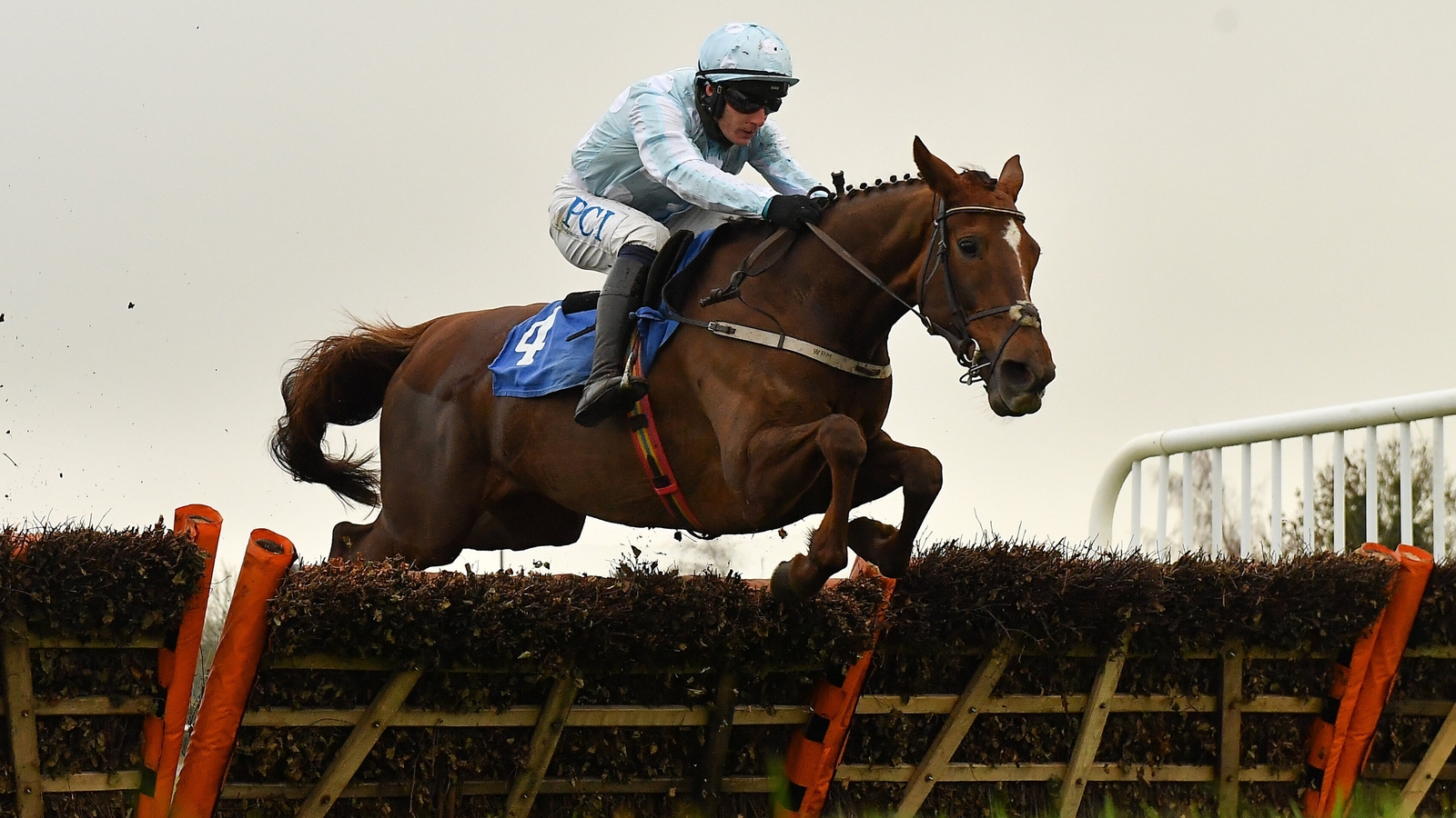 Gauloise lights up Thurles card