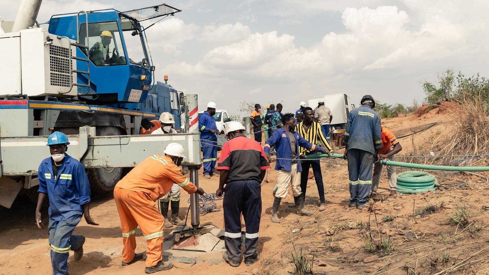 Around 40 people trapped in Zimbabwe mine collapse