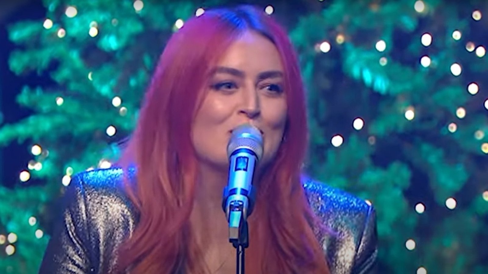 Stars perform Mic Christopher's 'Heyday' - The Late Late Show