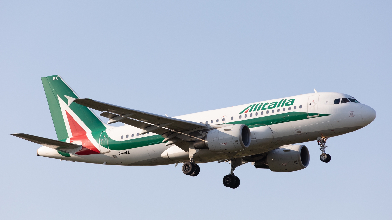 Alitalia successor will only start flying in September