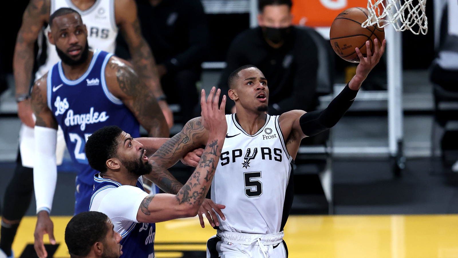 NBA: Spurs defeat another LA side as Lakers lose