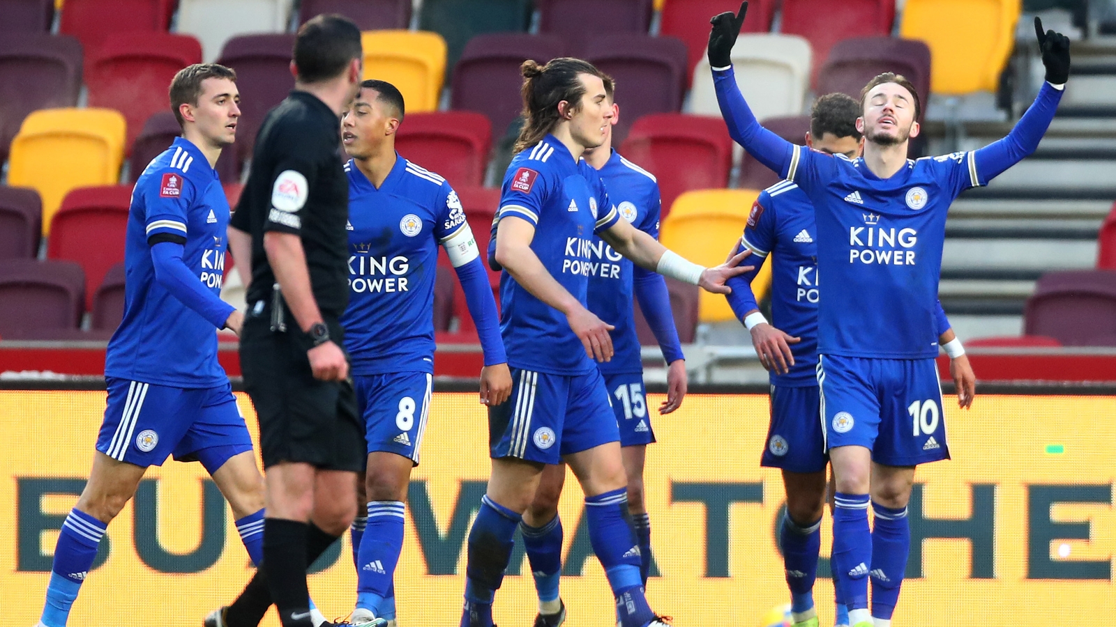 Leicester come from behind to beat Brentford