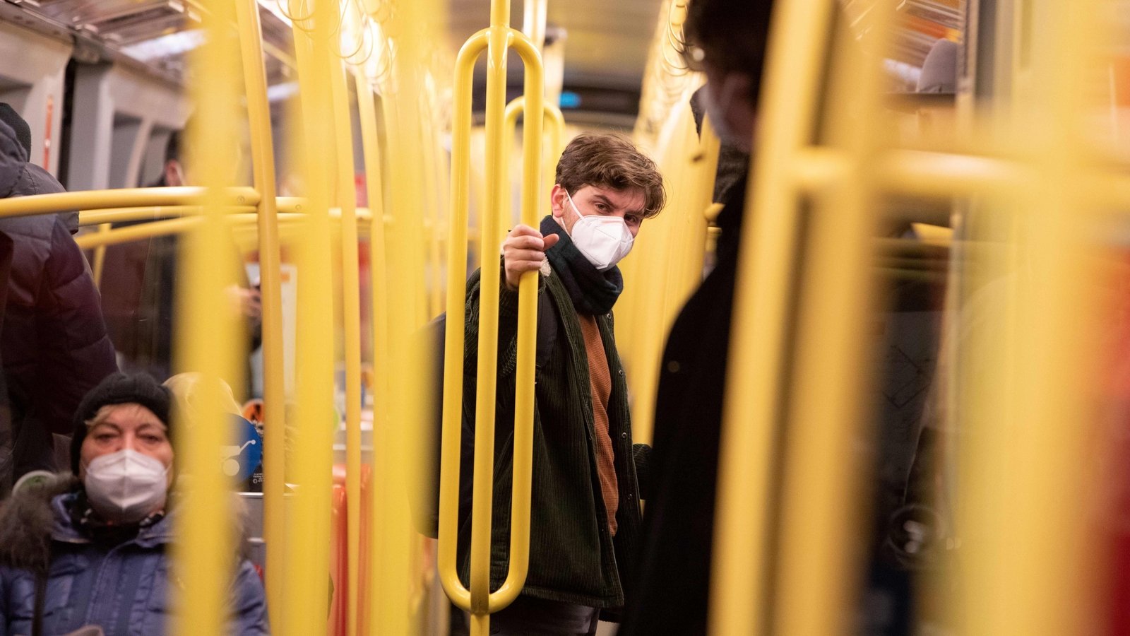 Medical-grade masks now mandatory in Austria