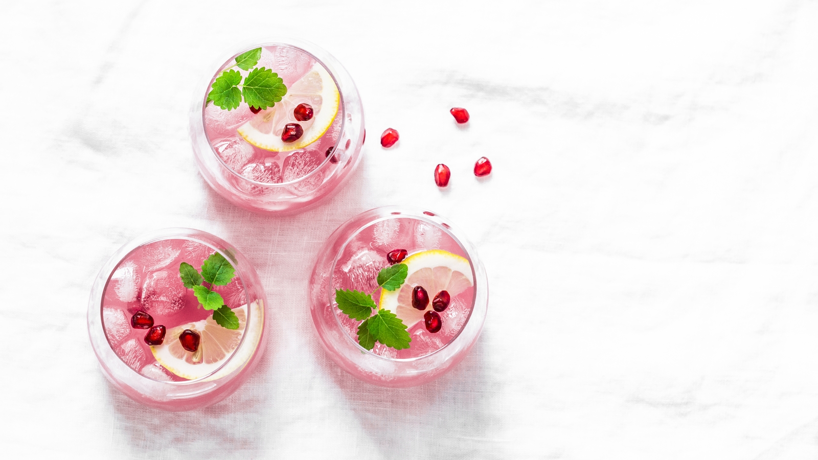 Pink fizz non-alcoholic cocktail recipe