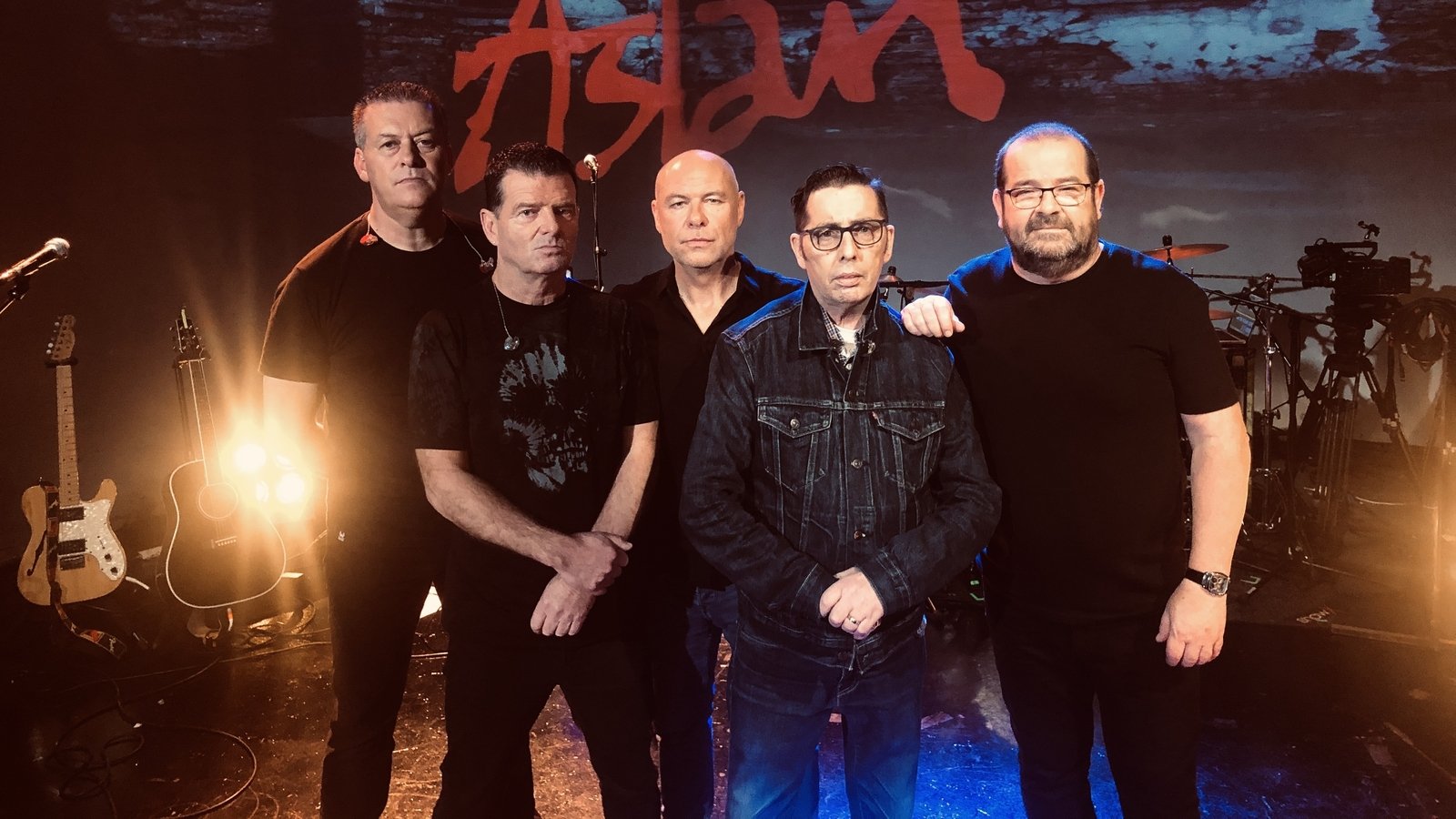 Watch: Aslan live from the INEC Arena