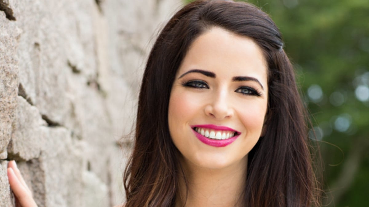 Fiona Ní Fhlaithearta, Coiste Sóisialta Chamuis. | Iris Aniar - RTÉ ...