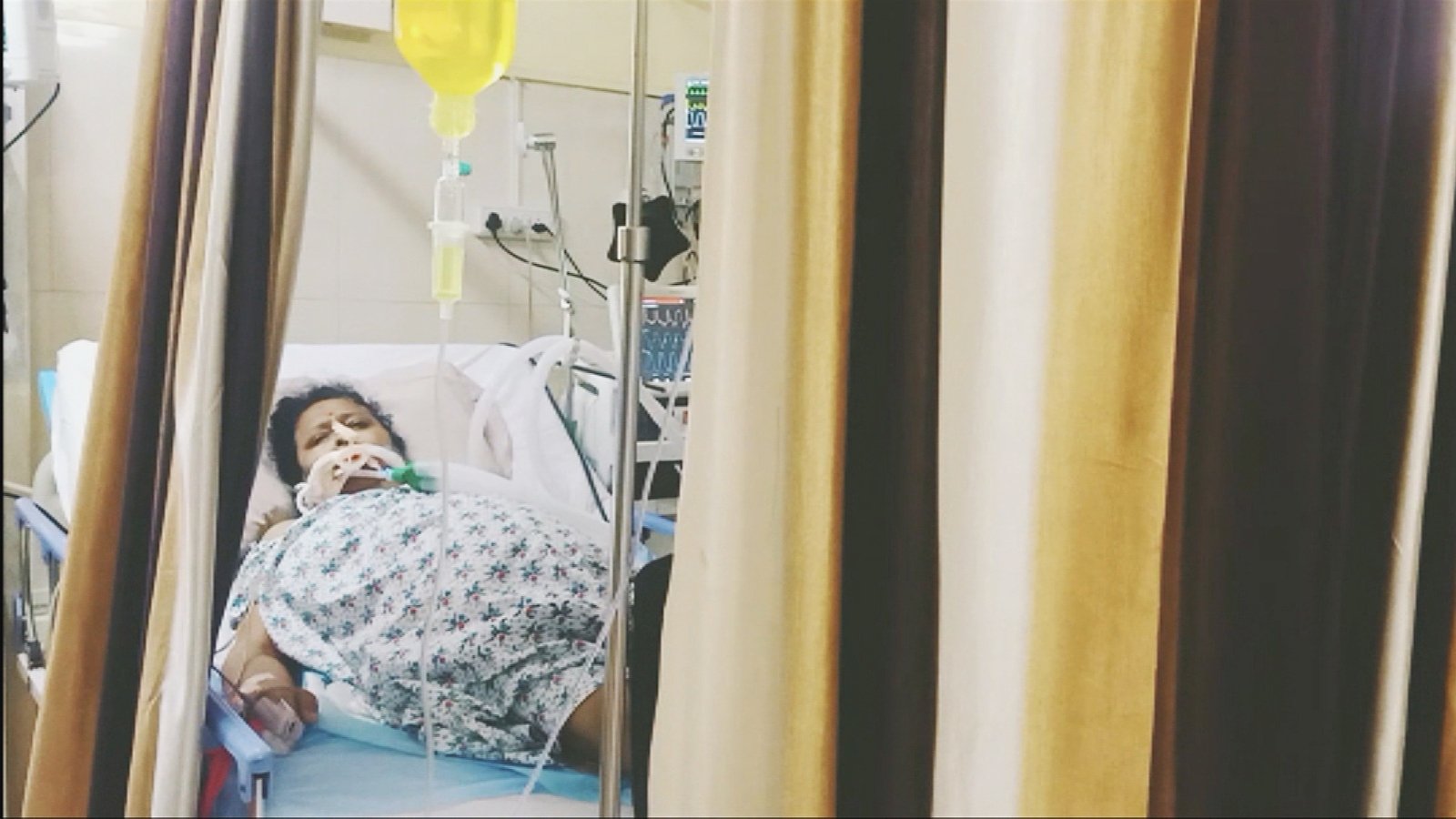 'A huge crisis': Inside an overwhelmed Indian hospital