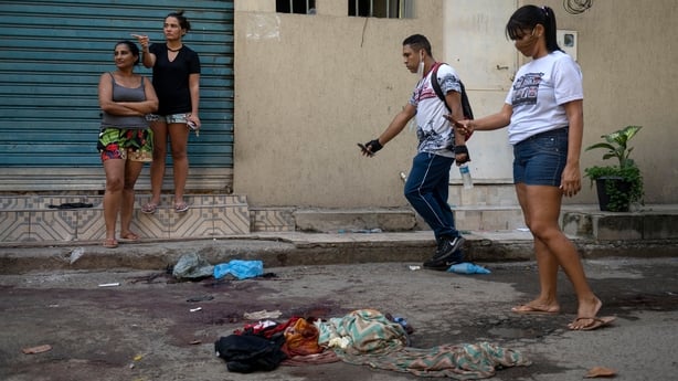 25 dead after anti-drugs raid in Rio favela - reports