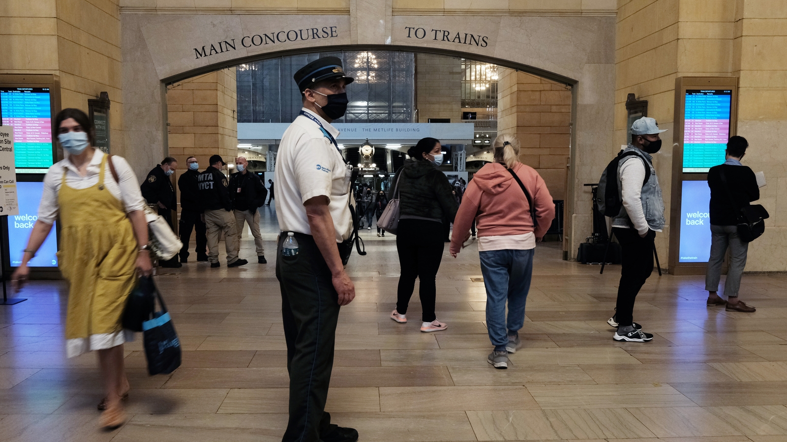 US lifts masks, social distancing for vaccinated people