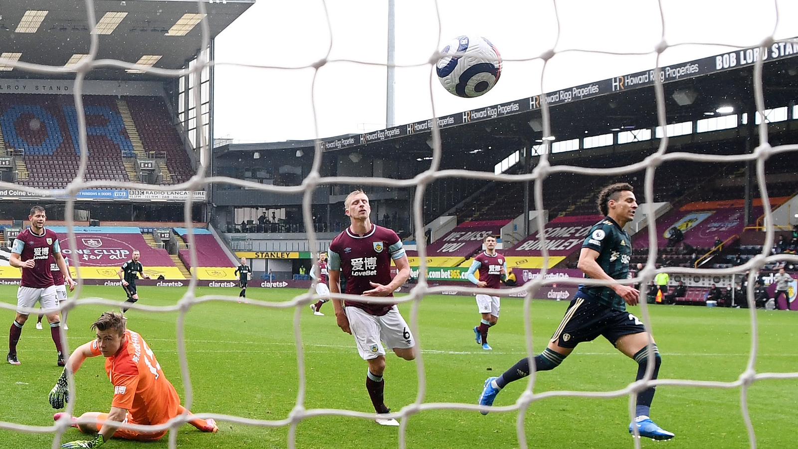 Brilliant Leeds run riot to hammer Burnley