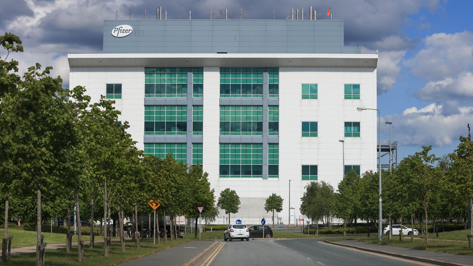 Pfizer to make Covid-19 vaccine component in Dublin