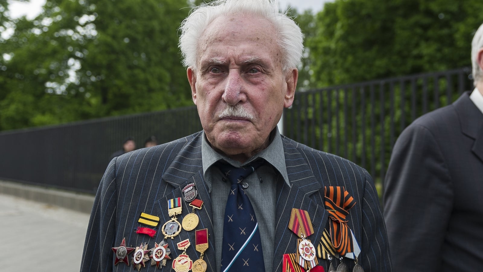 David Dushman, last surviving Auschwitz liberator, dies | schlagkasper