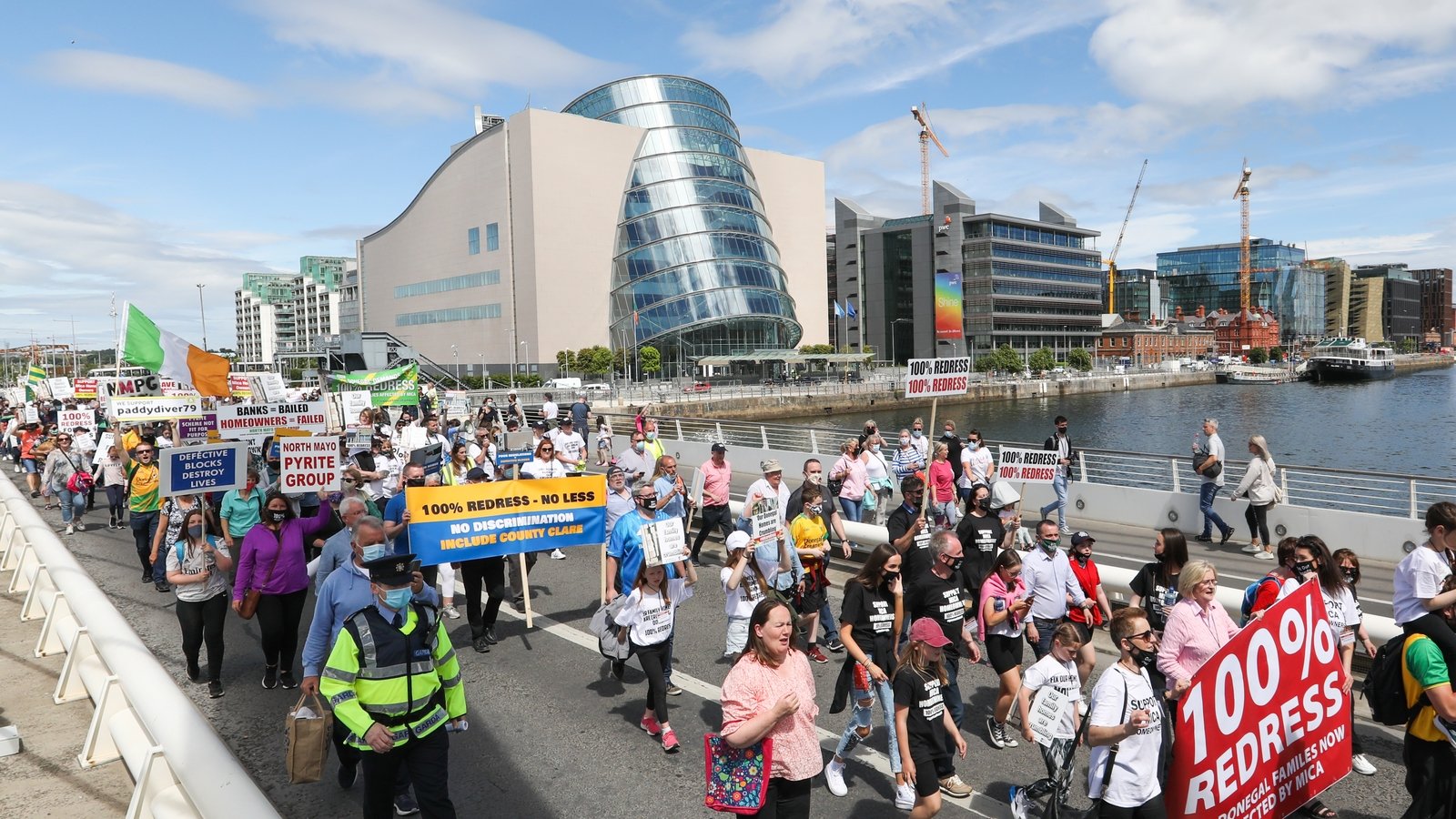 Mica-affected homeowners protest in Dublin