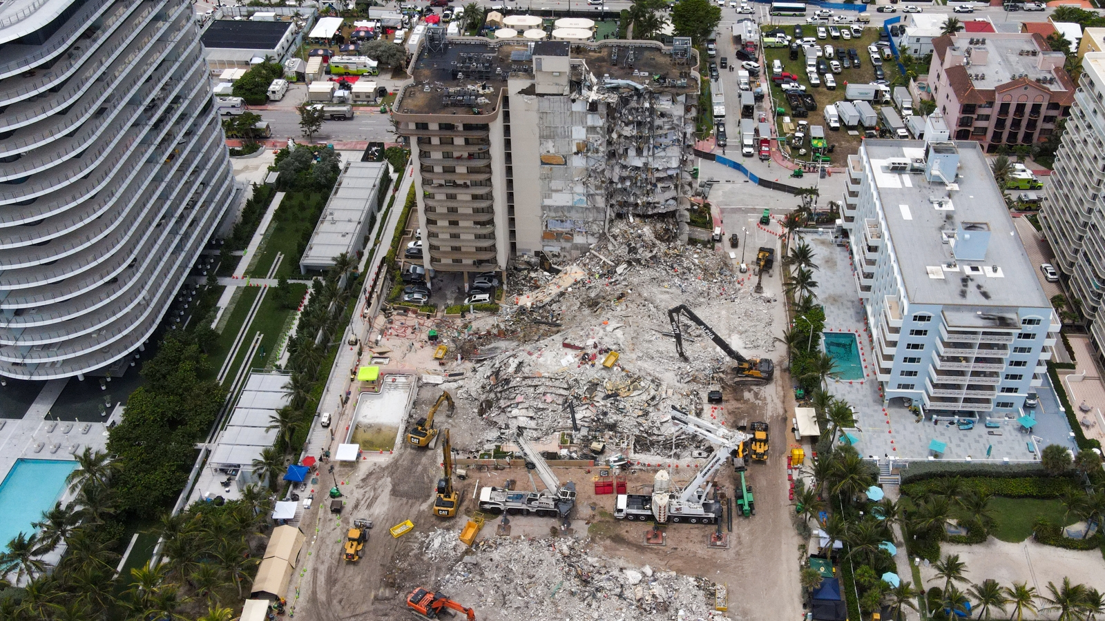 Miami death toll rises to 22 as rescue efforts continue