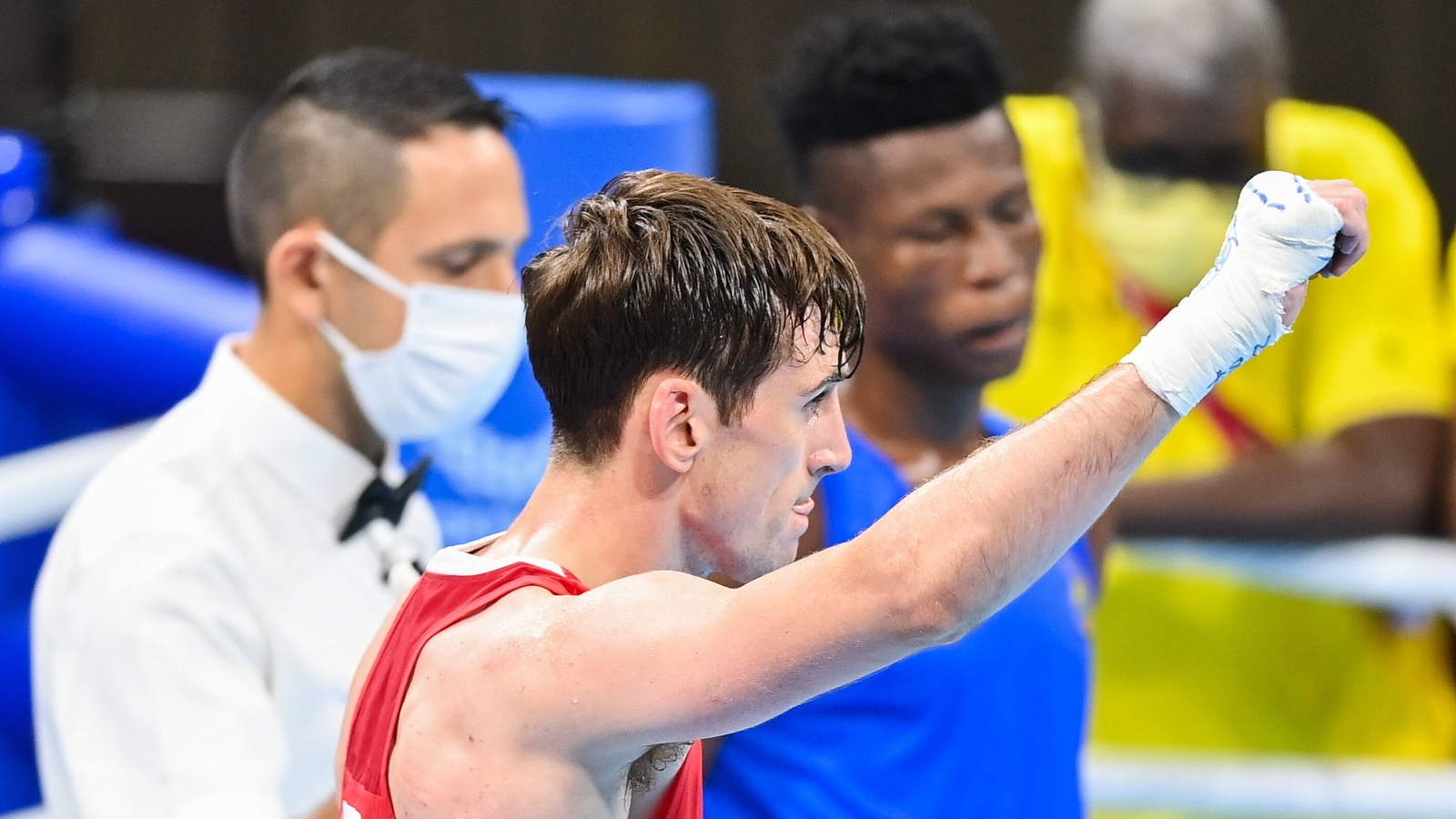 Tokyo 2020: Unanimous victory for dominant Walsh