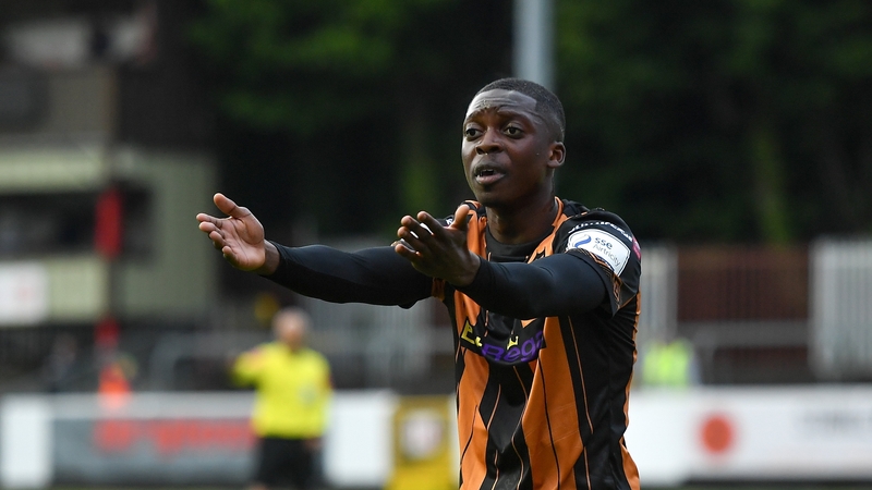 Dundalk defender Adedokun signs for Brentford