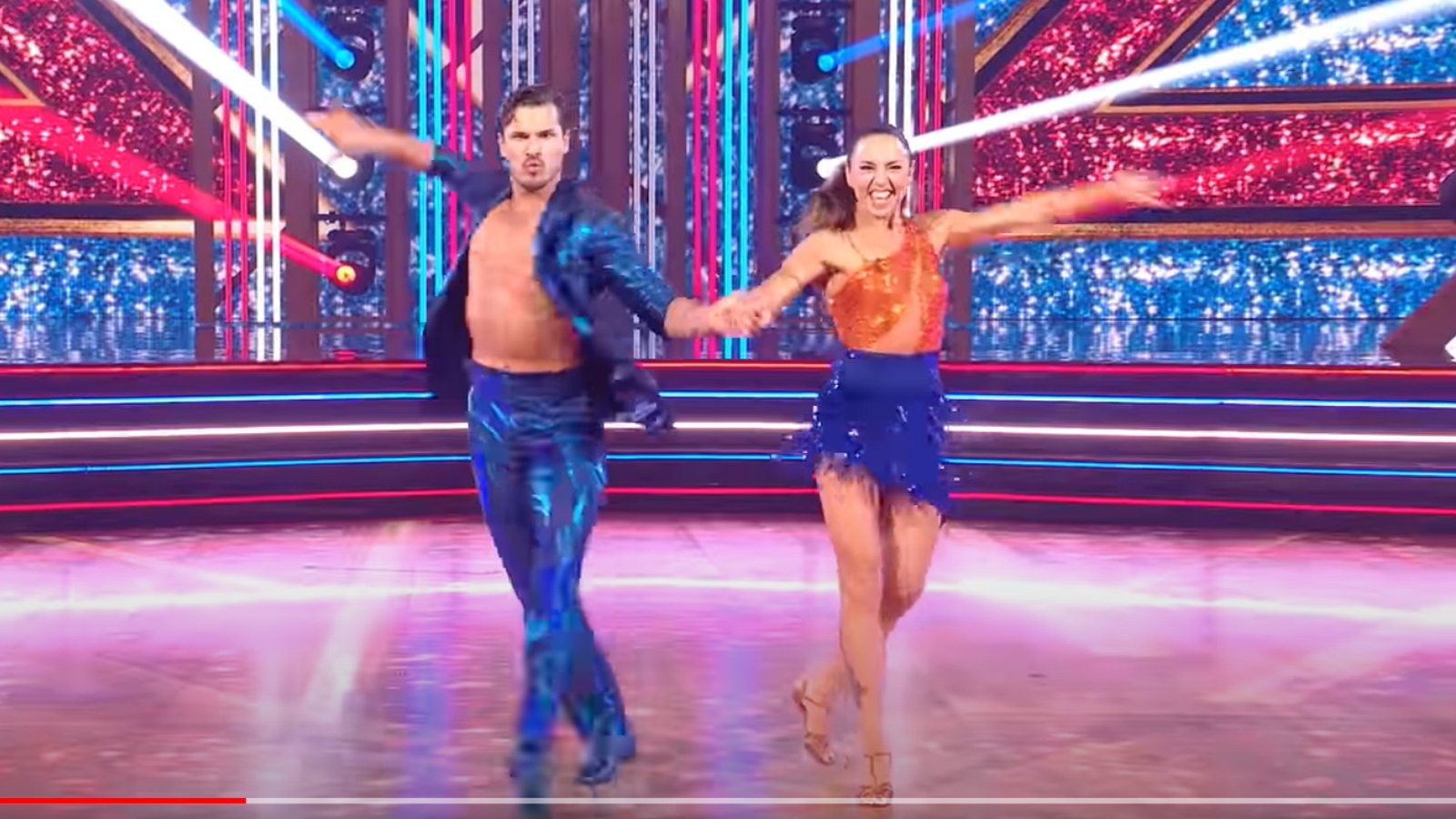 Mel C performs to Spice Girls during US DWTS debut