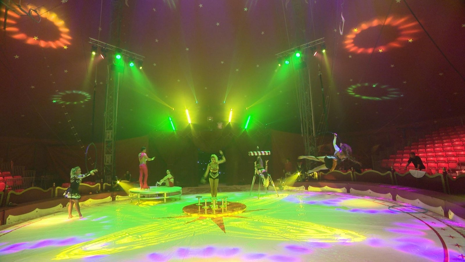 Irish circus families unite to mark return to work