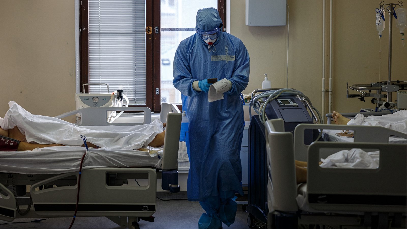 Moscow to impose strict lockdown measures