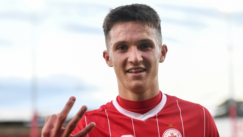 Kenny caps debut campaign with new Sligo Rovers deal