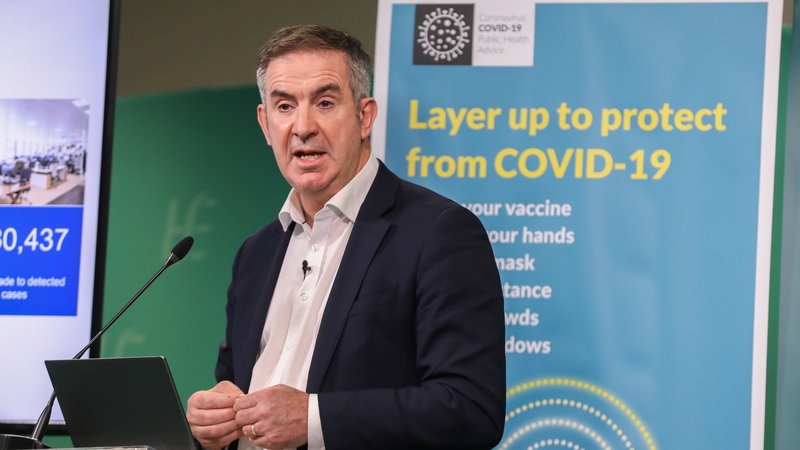 Trí víreas éagsúla ag cur brú as cuimse ar an gcóras sláinte