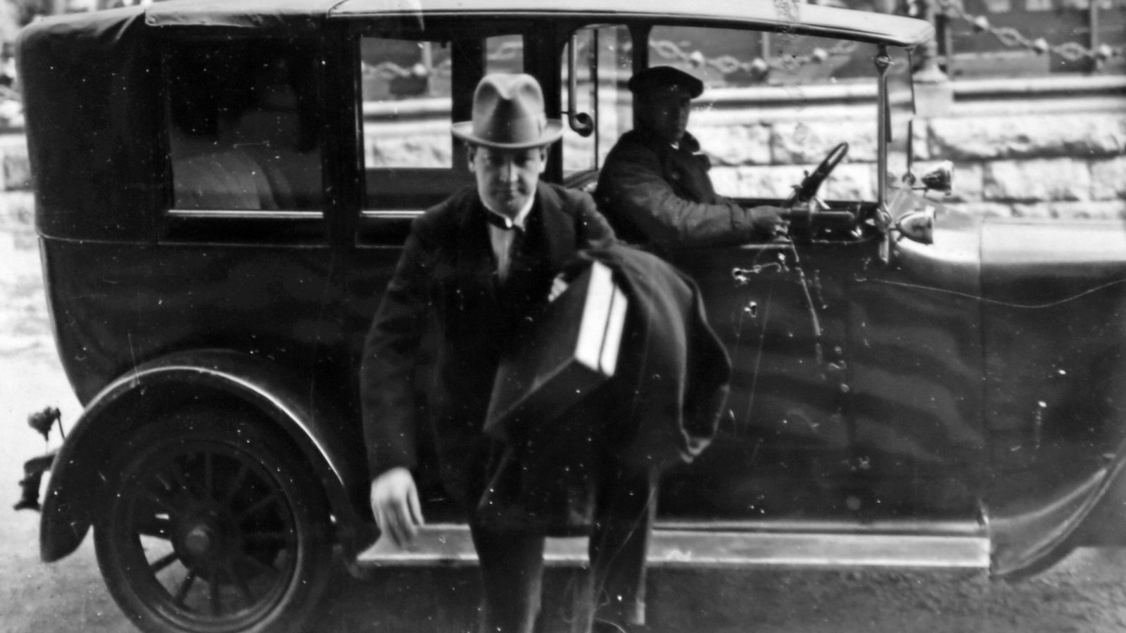 Anglo-Irish Treaty ratified 100 years ago today