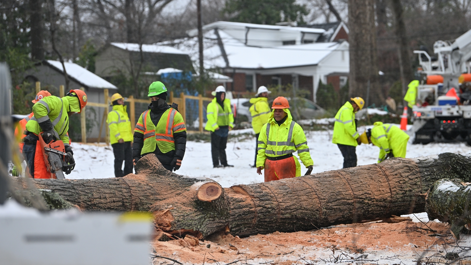 More than 3,000 flights cancelled as storm batters US