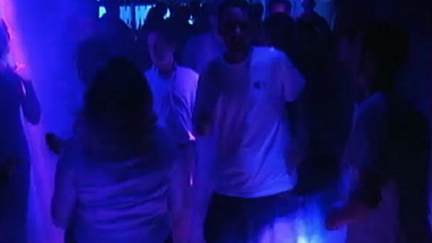 RTÉ Archives | Health | Noisy Bars And Clubs