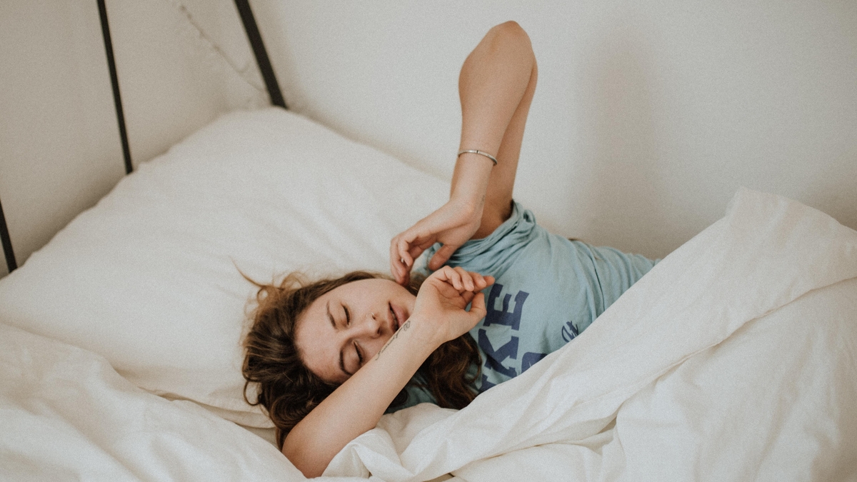 Dealing with back pain & sleep – Listener Questions | Today with Claire ...