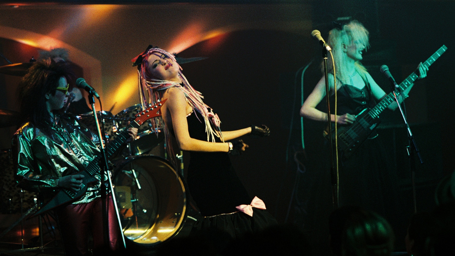 RTÉ Archives | Arts and Culture | Fuzzbox On Megamix