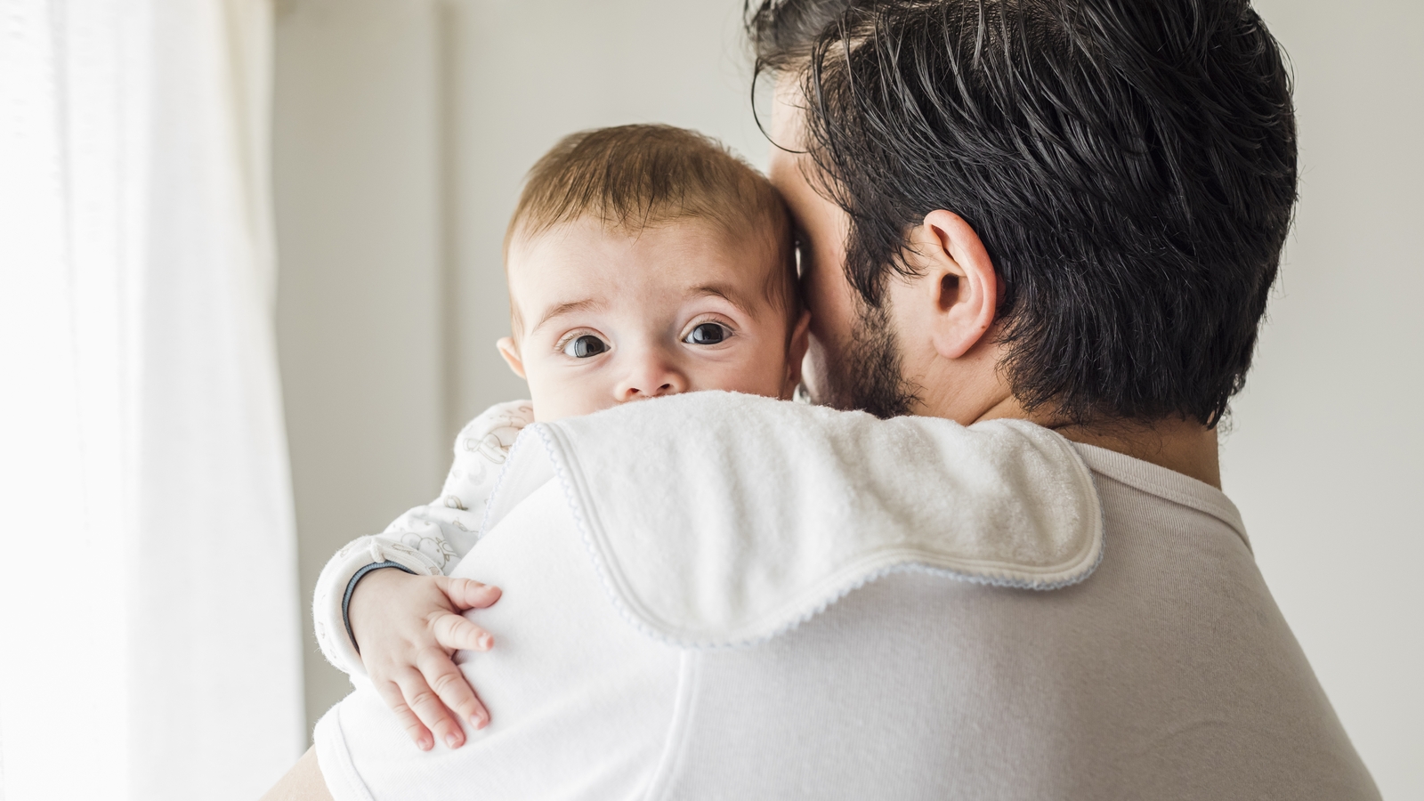 How dads can help more with newborn babies