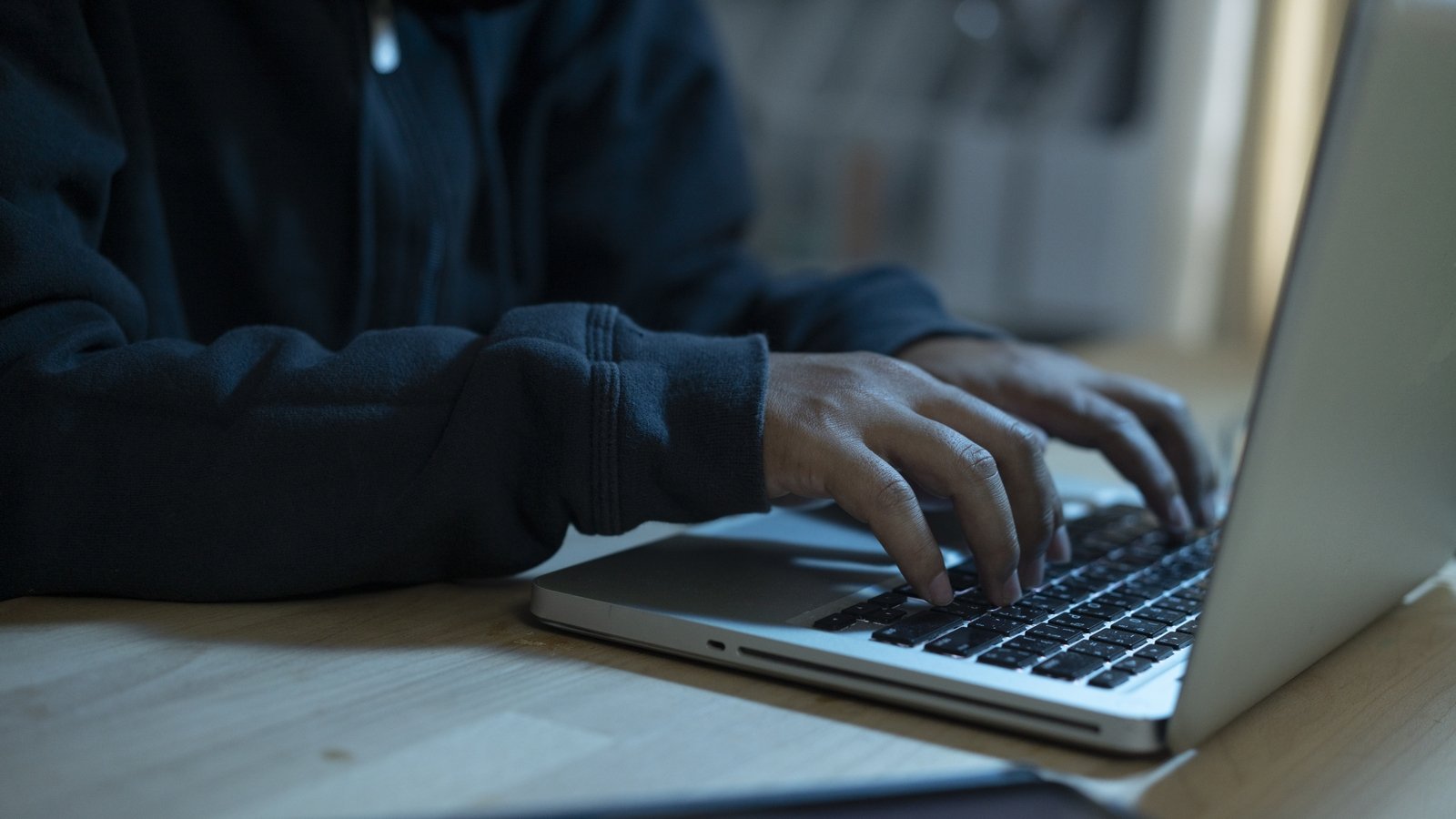 One third of hybrid workers struggle to disconnect