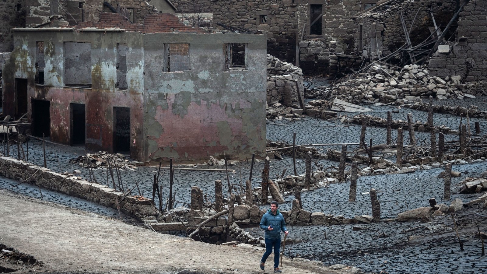 Village emerges in Spain as drought empties reservoir