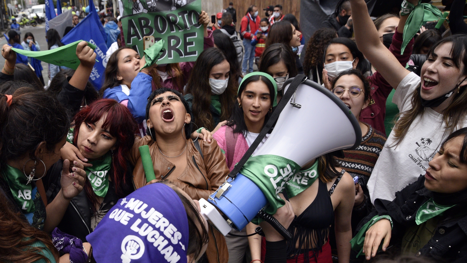 Colombia legalises abortion up to 24 weeks