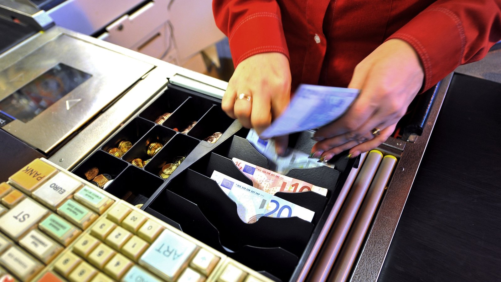 Annual inflation rises to 2% in March - CSO