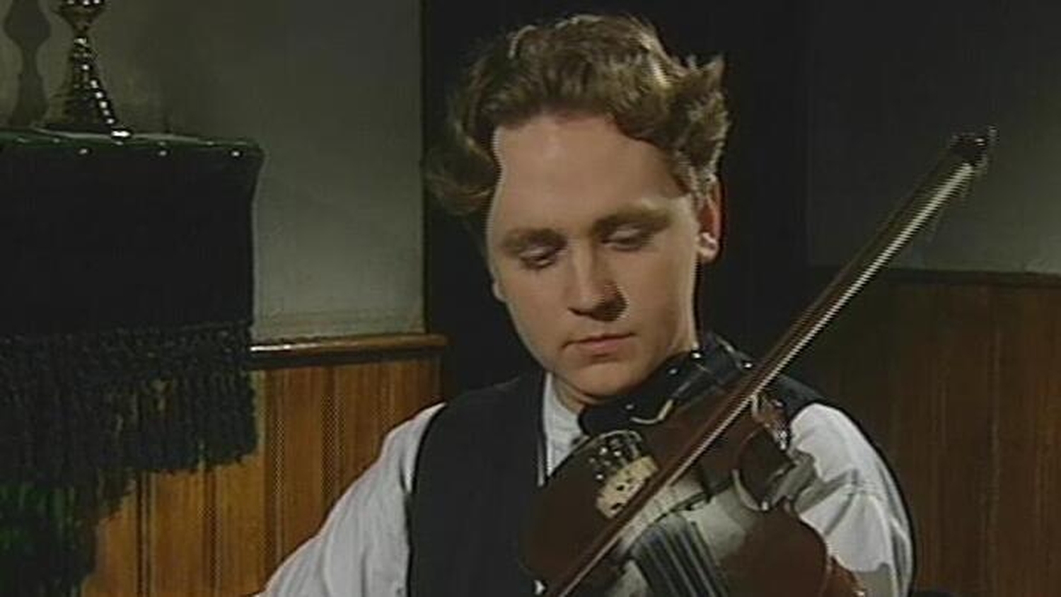 RTÉ Archives | Arts and Culture | Fiddle Player Justin Toner
