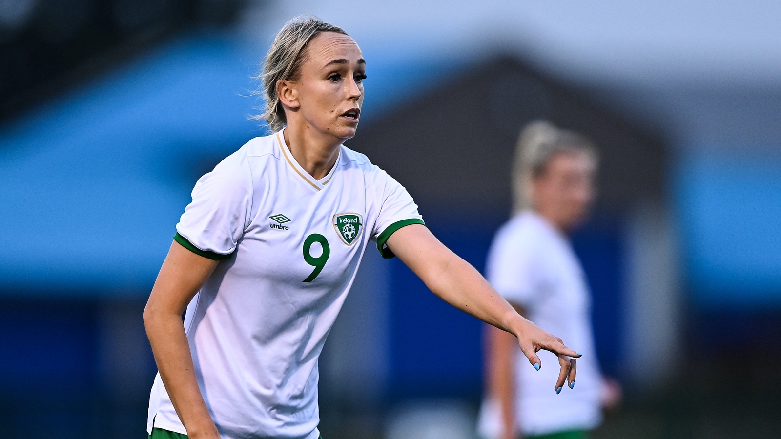 Keep It Up: Stephanie Roche shows off her skills!